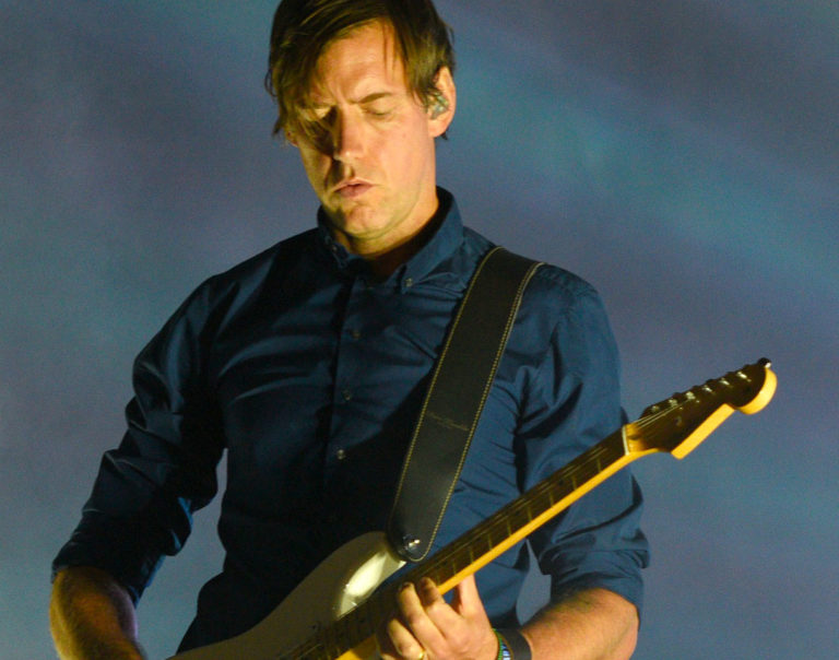 Ed O'Brien de Radiohead estrena 'Shangri-La' - aMENzing