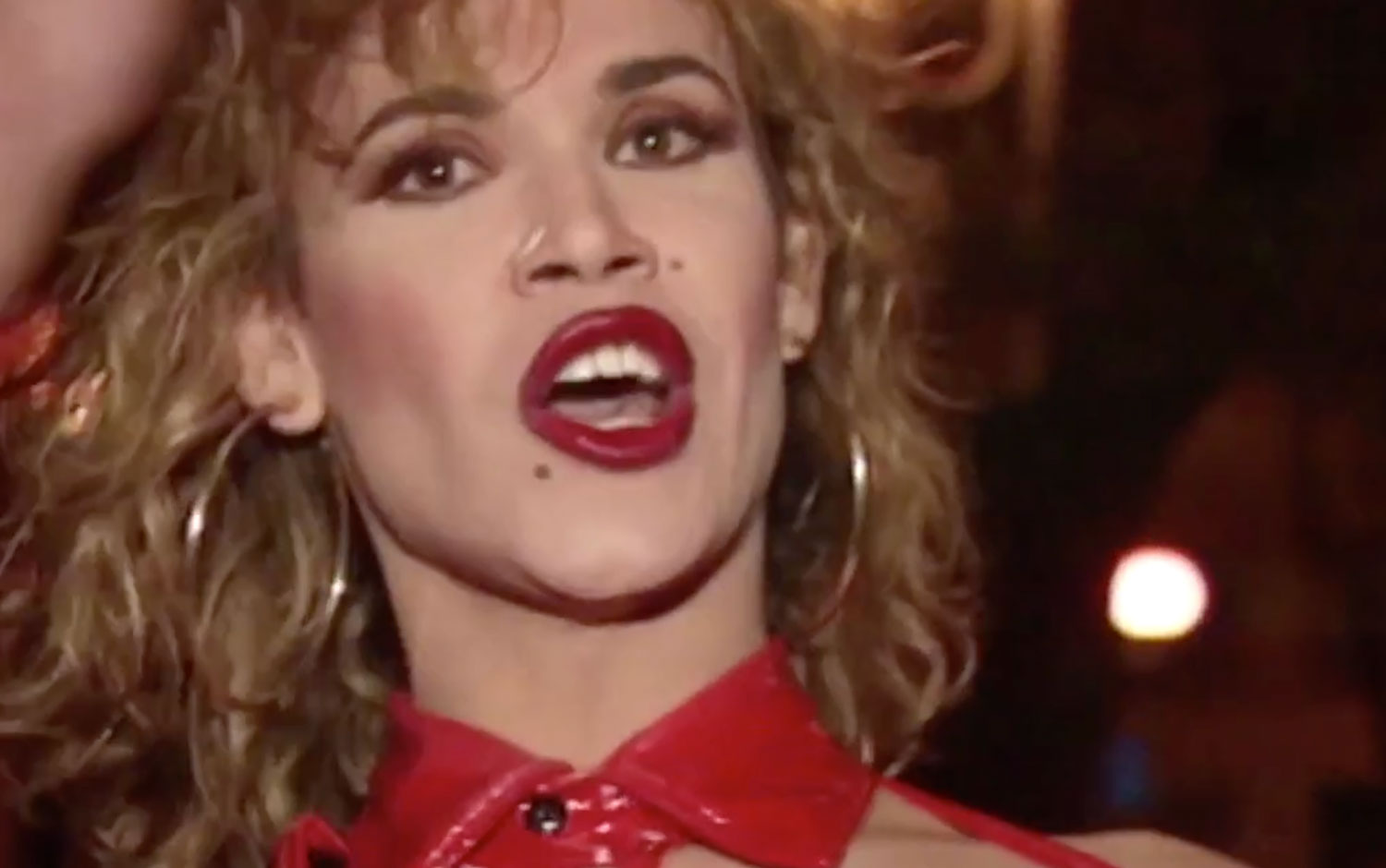 La primera aparición de La Veneno en TV en 1994 - aMENzing