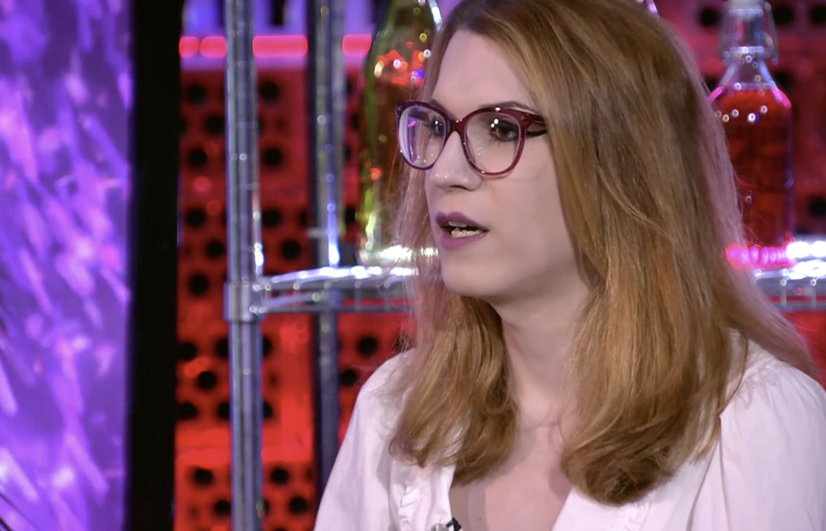 La cómica Elsa Ruiz dice "hasta luego" - aMENzing