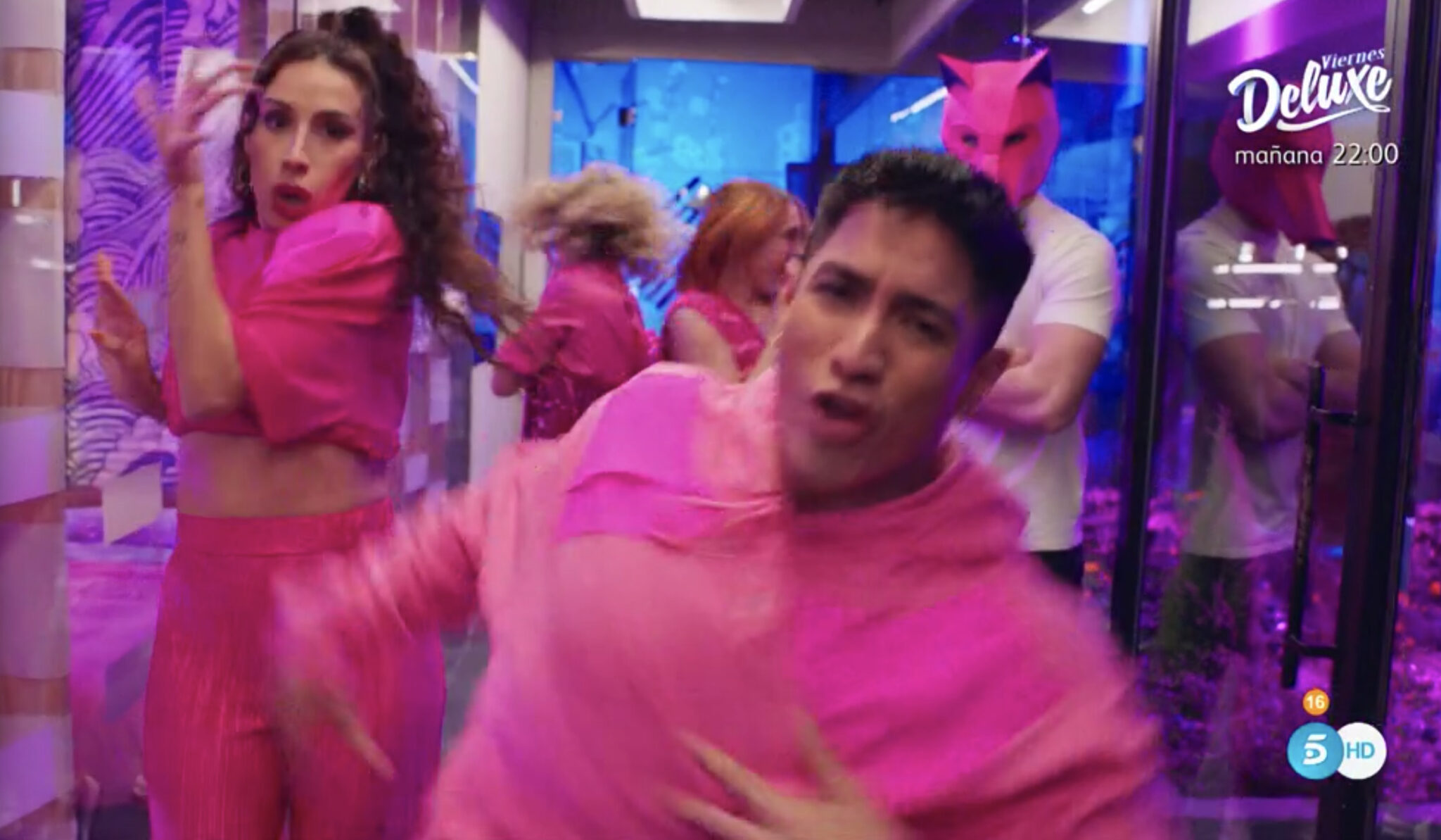 Telecinco ficha a los bailarines de Chanel: Exon Arcos y Pol Soto - aMENzing